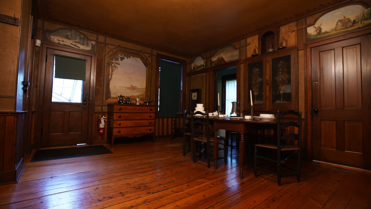 Tinker Swiss Cottage: Illinois' Haunted Chalet – Haunted US