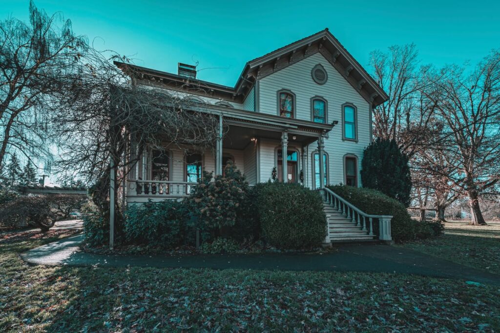 Haunted Places in Oregon - Haunted US